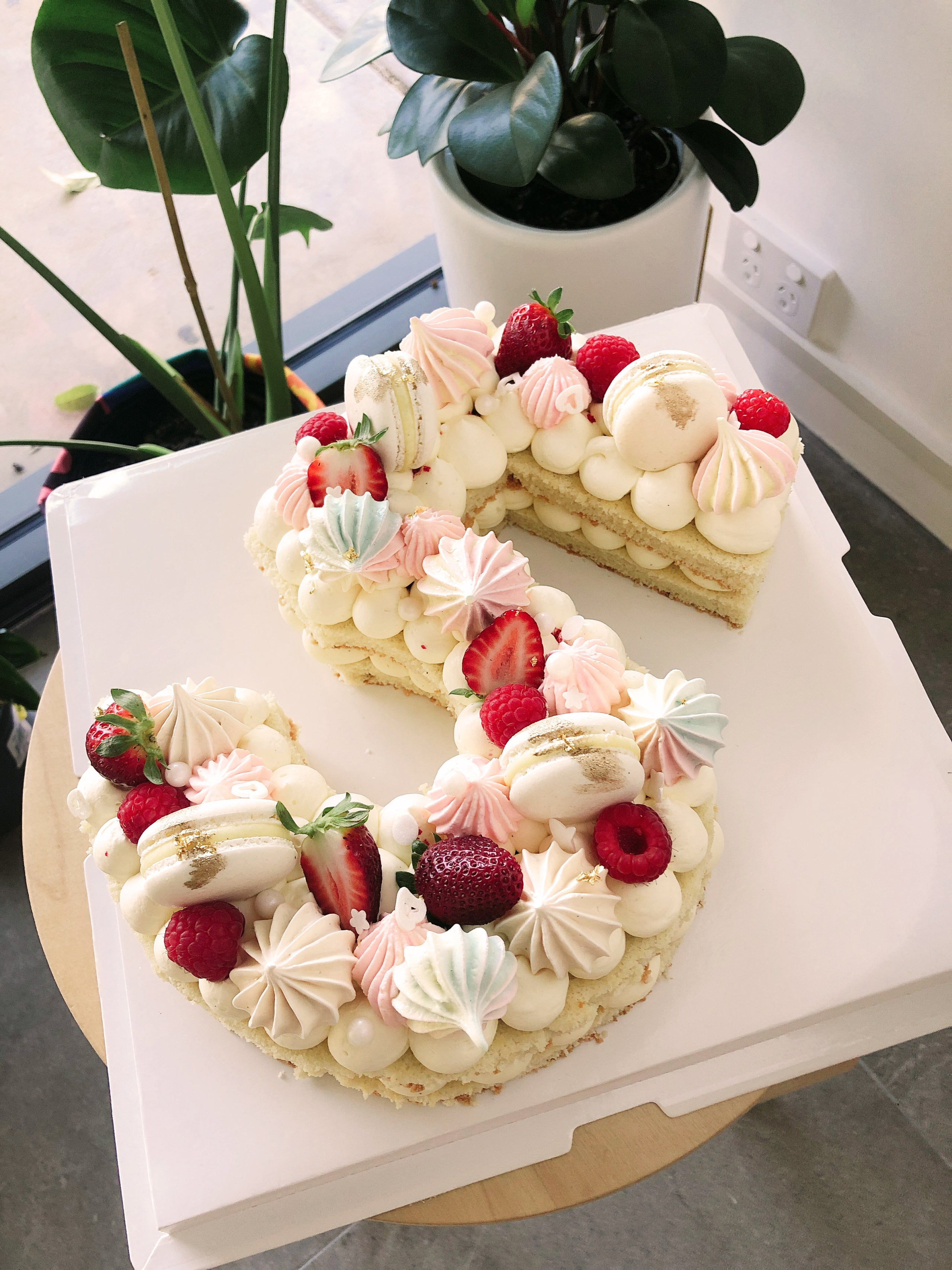 Number and Letter cakes | smallcakeplace